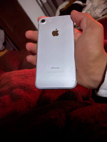 Iphone 7 bor aybi azgna shishasi singa xalal bermaydi qogani ideal