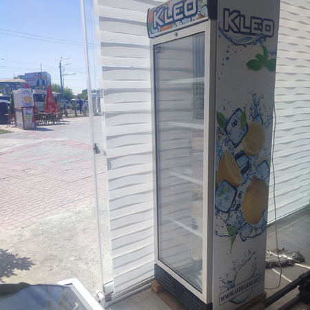 Kleo xaladilnik vitrinniy