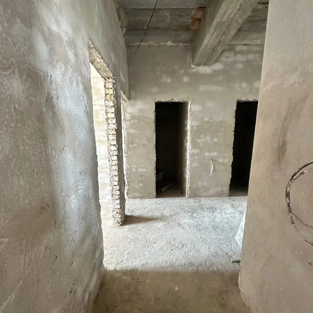 Тезда 2хонали 5кават 5каватлик янги гиштли домдан,71квм,коробка булиб,