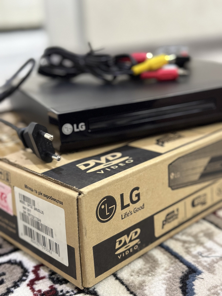 DVD LG янги сотилади хамма нарсаси бор