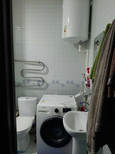 uy sotiladi 3 xona xamma sharoyit bor