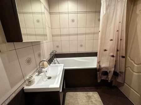 Сдам квартиру иностранцам, семье в центре