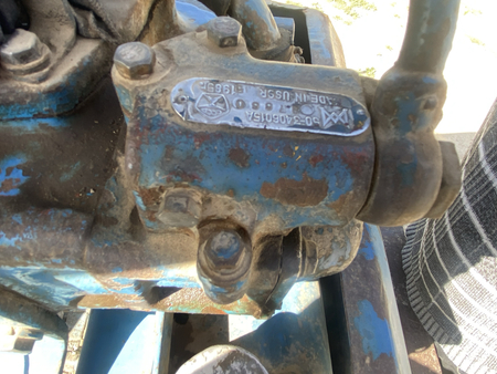 traktor 28 sotiladi radnoy