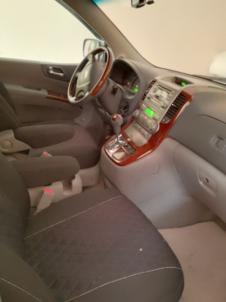 Kia carnival srochna sotiladi