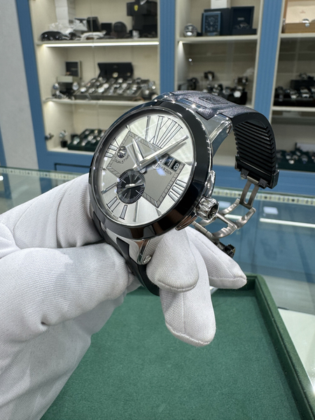 Ulysse Nardin Executive Dual Time