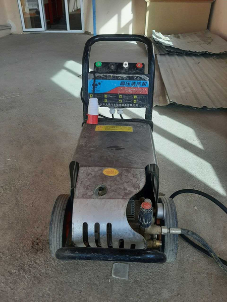 Karcher sotiladi.