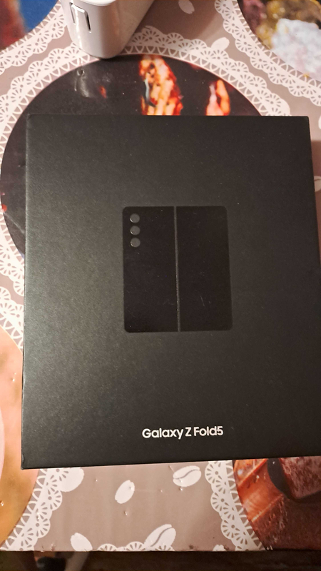 Продаю телефон Galaxy Z Fold5