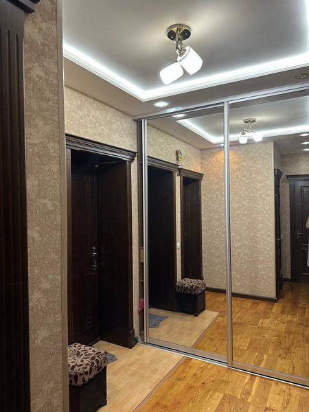 ПРОДАЕТСЯ 3/3/4
на Дархане
(Мирзо-Улугбекский район)