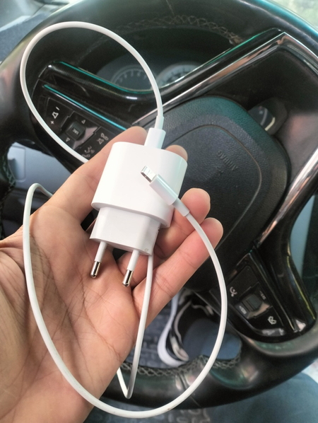 iPhone zaryadchik+ chexol 14 promax