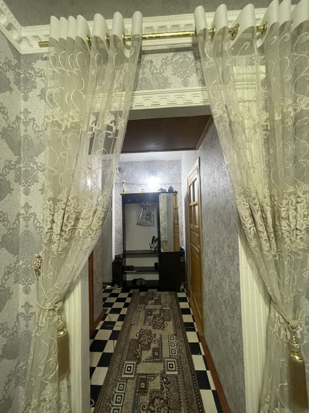 Кв сотилади васход бозори ёнида