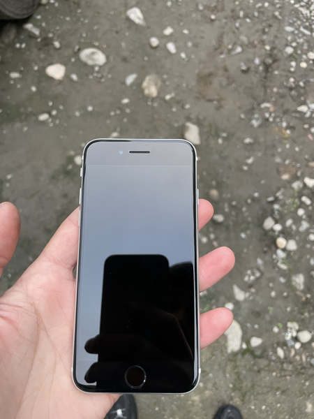 iPhone SE 2020 holati ideal