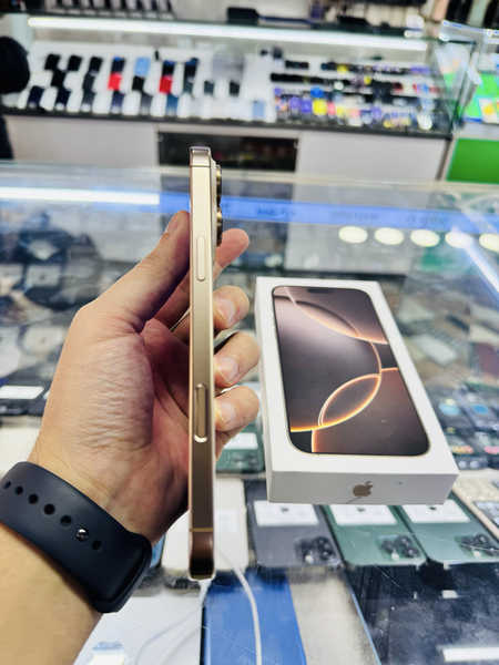 iPhone 16 Pro Max 256 gb desert
