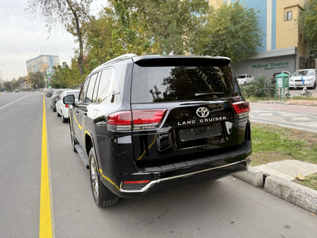 Land cruiser prado 300