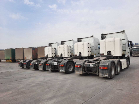В наличии!!! Седельный тягач Howo-T7H 6x4 CNG E5 (пневмо)