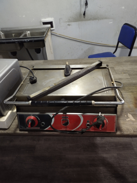 Xolodilnik toster doner apparat