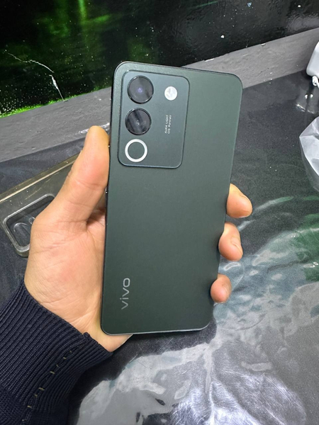 Vivo v 29 5G  yangi