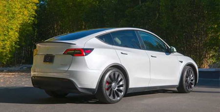 TESLA model Y performance SKIDKA !