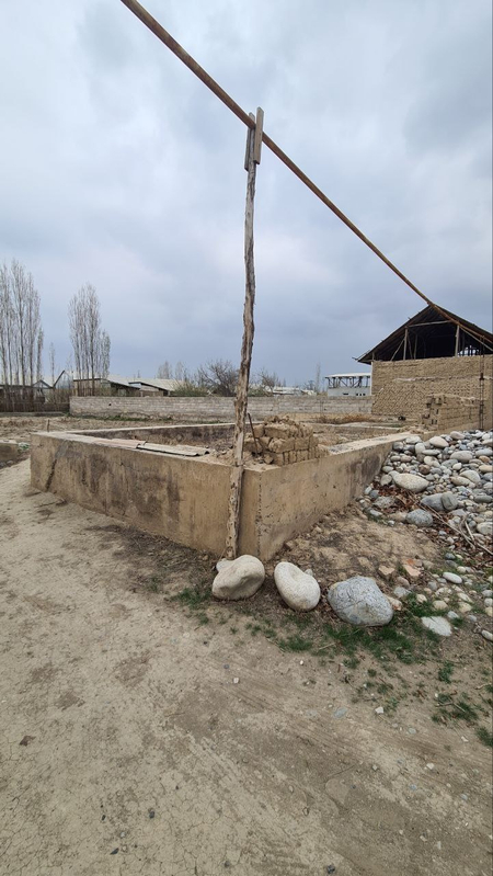 Uchastka sotiladi