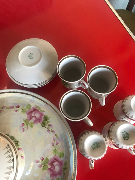 продам чайный сервиз на шесть персон ( произведено в ссср )