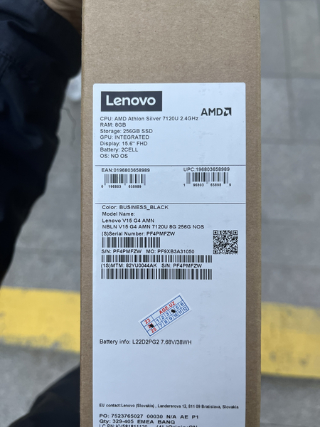 Lenovo V15 G4 amn 7120u 8/256 nos