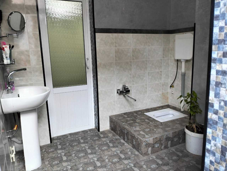 Hovli sotiladi 2 qavatli