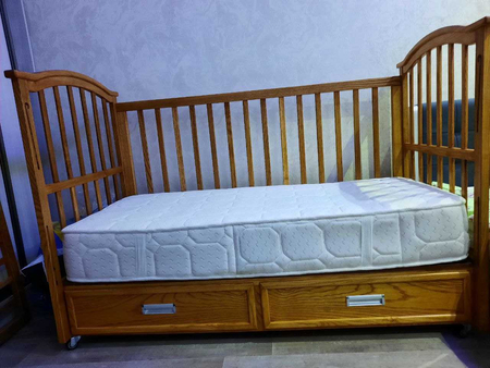 Детская деревянная кровать
