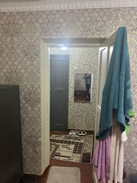 Срочно продам 1 ком кв 9мик 1 этаж 2х3 балкон улучшенной планировки
