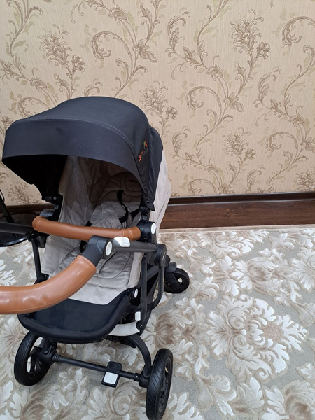 Продаётся коляска и детское сидениедля авто