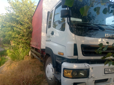 Isuzu sotiladi srochni xarajati yu ishga tayyor