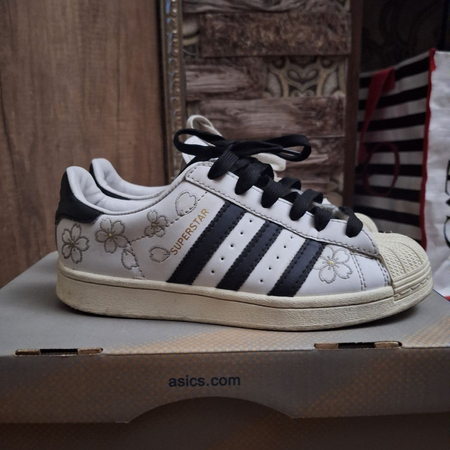 Adidas Superstar