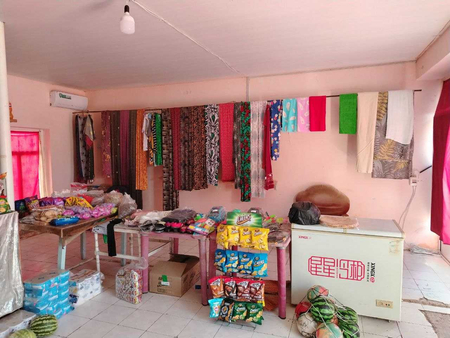 Navoiy viloyati Qiziltepa tumanida mini market binosi sotilmoqda
