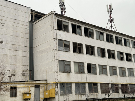 Срочна продаётся Адм. Здания