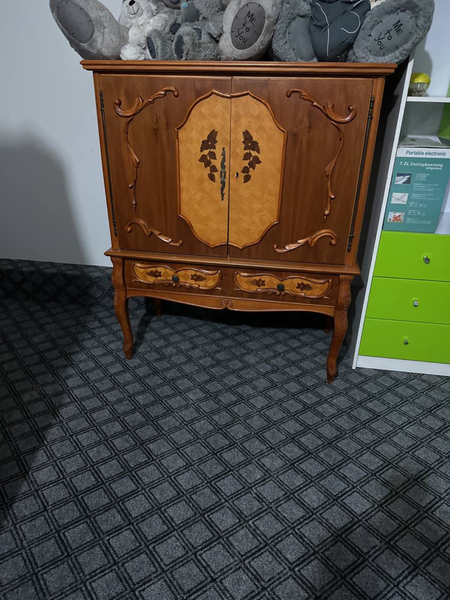 Mebel antikvariat