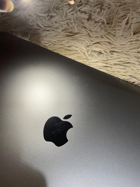 Apple Macbook Air M18/256 с коробкой документами 140 циклов