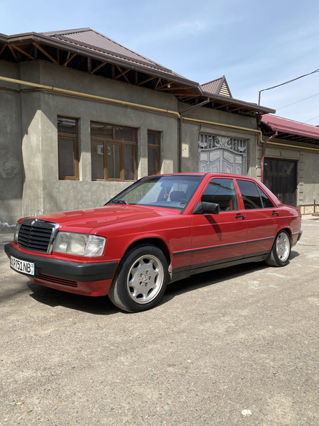 W201 e190 Sotiladi