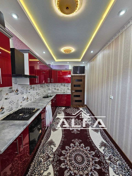 2 xonali 70m² 3-qavat sotiladi.