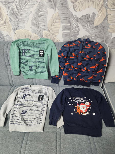 Продам детские кофточки
