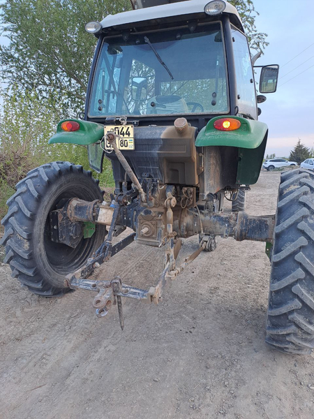 Traktor sotiladi