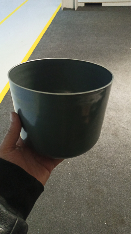 Plastmassa gul tuvaklar