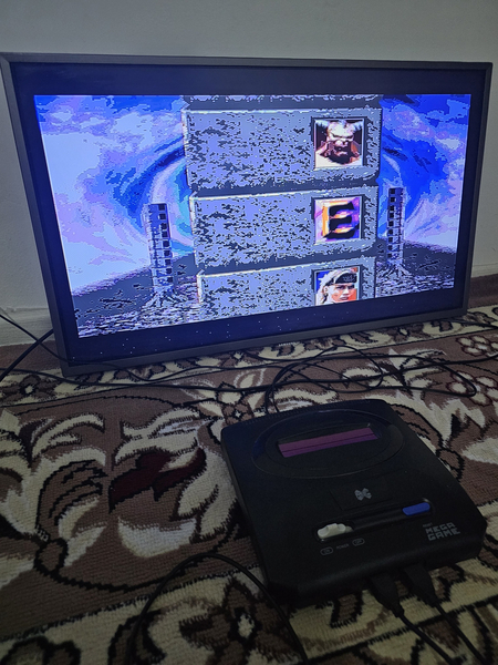 SEGA, joystiklari va tv ulagichlari bilan