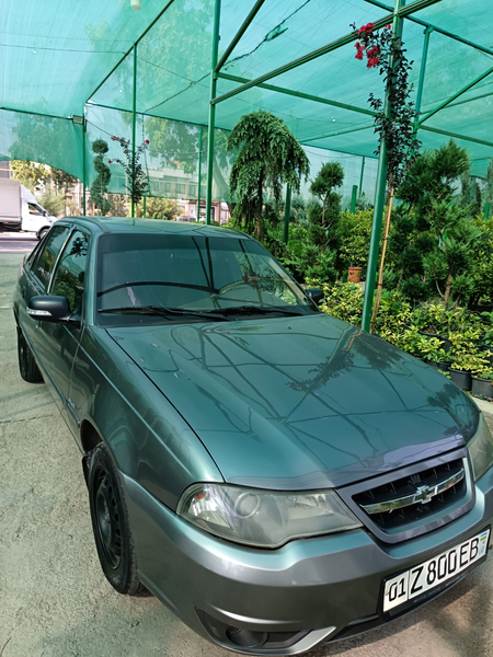 Neksiya 2 sotiladi, 6000$ 2015 yil 165.000 yurgan,