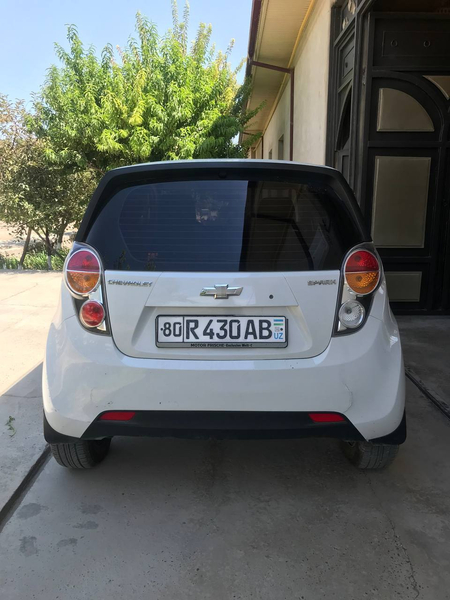 Avtomobil SPARK sotiladi