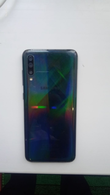 Samsung A70 ideal