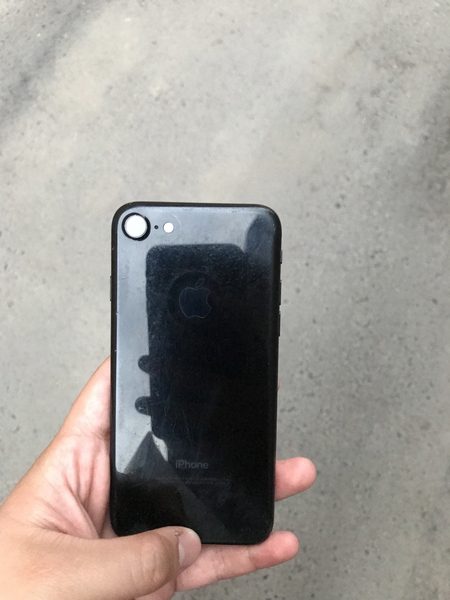 Iphone 7 ideal.