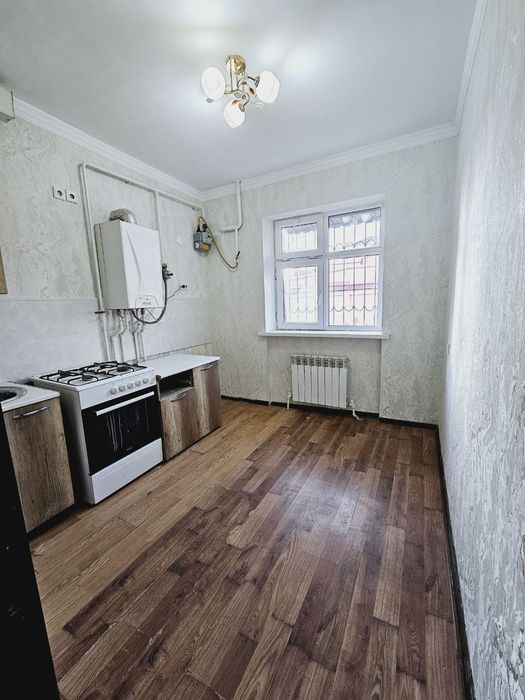 Срочно сотилади!!! 1этаж 2хона 46м²+36м² подвали 2метро бекат