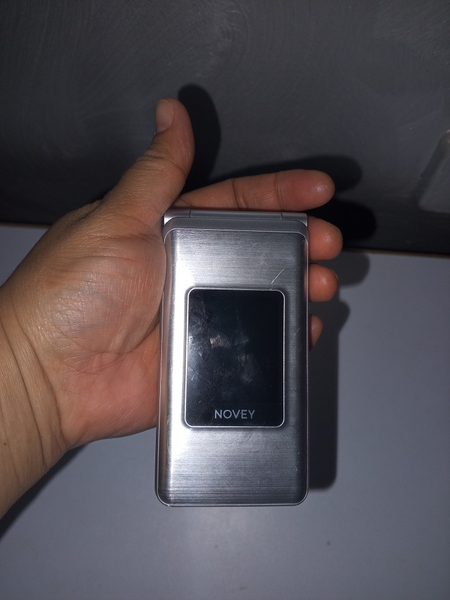 Telefon sotiladi aybi yoq yengi pachti.