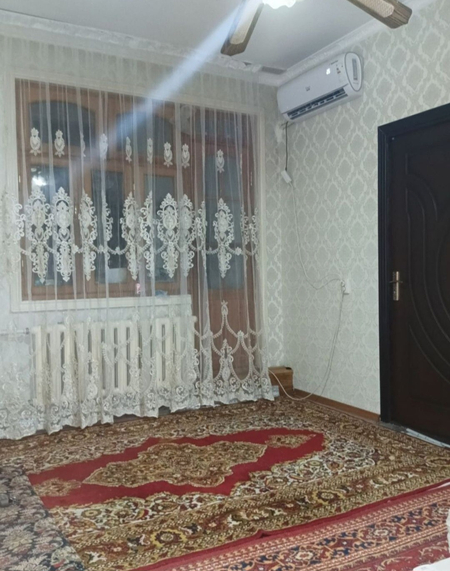 Продаётся 2в3/4/4 массив Феруза, ор-р кафе Shukrona! Возможна ипотека!