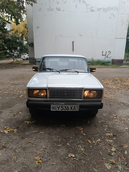 ВАЗ 21 07  сотилади