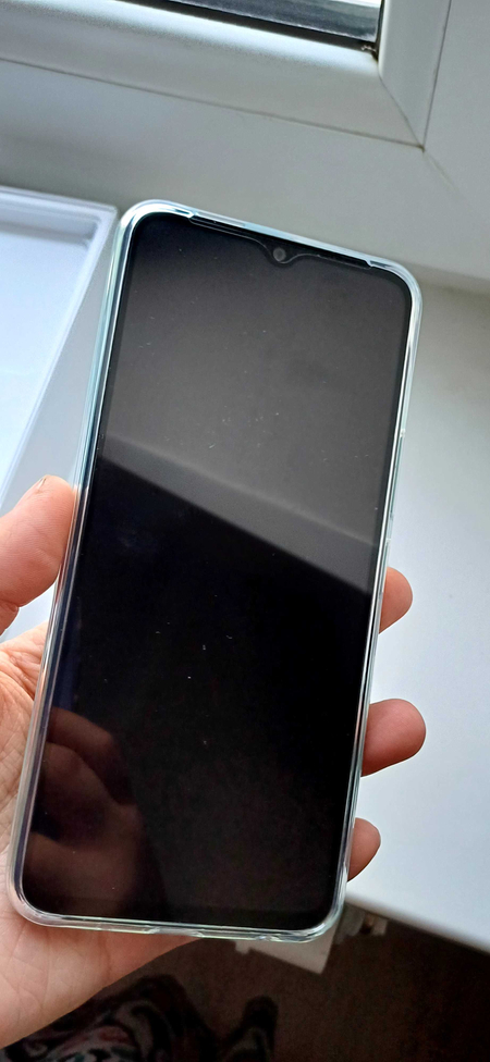 телефон  Vivo Y03