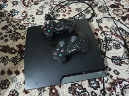 Pes3 sotiladi 7ta oyini bor